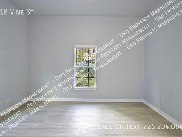 3 BR, 2 BA Apartment 318 Vine St, San Antonio, TX 78210