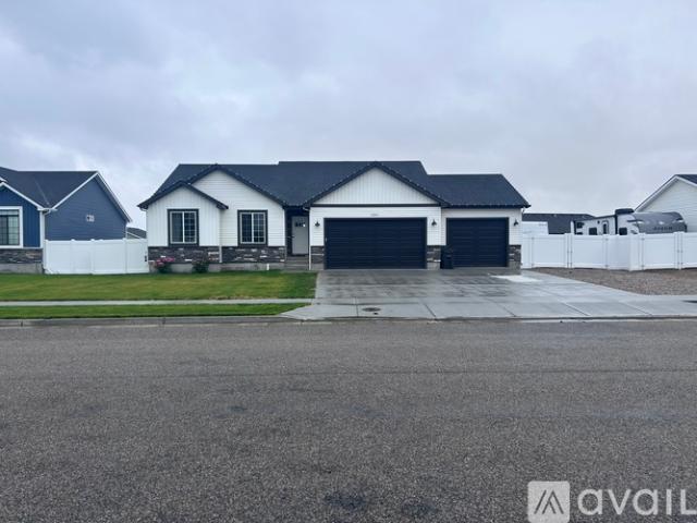 3 BR, 2 BA Apartment 3201 Harlow Dr, Idaho Falls, ID 83402