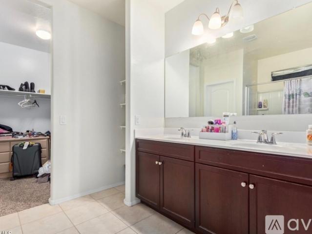 3 BR, 2 BA Apartment 3204 North 302nd Avenue, Buckeye, AZ 85396