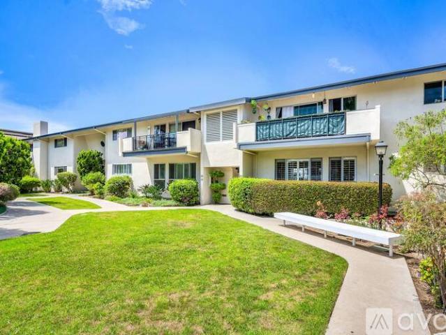 3 BR, 2 BA Apartment 3205 Merrill Dr, Unit 19, Torrance, CA 90503
