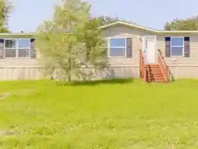 3 BR, 2 BA Apartment 3208 Flora St, Burleson, TX 76028