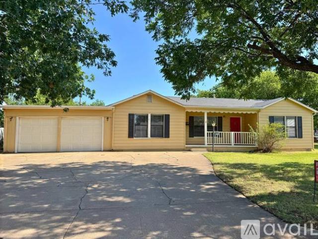 3 BR, 2 BA Apartment 3208 Kenesaw Ave, Wichita Falls, TX 76309