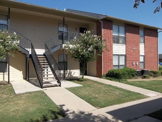 3 BR, 2 BA Apartment 320 Bluffview Drive, Brownwood, TX 76801