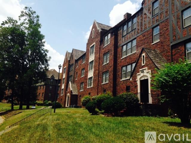 2 BR, 1 BA Apartment 3214 Country Club Rd, Unit 2, Mountain Brook, AL 35213