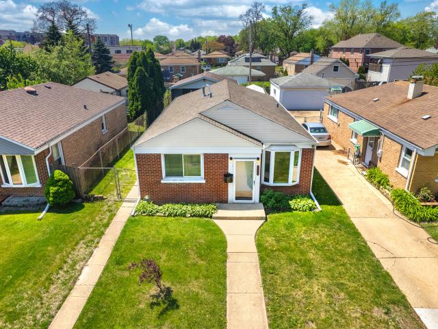 3 BR, 2 BA Apartment 3228 Washington St, Franklin Park, IL 60131