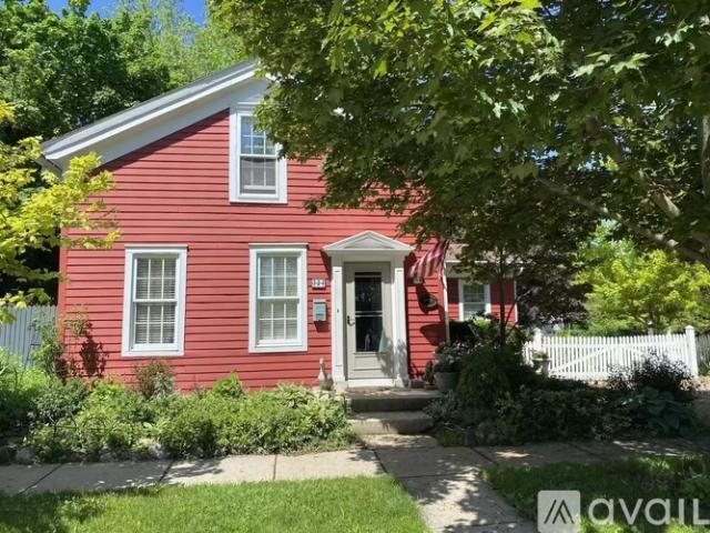 3 BR, 2 BA Apartment 324 Sage Street, Lake Geneva, WI 53147
