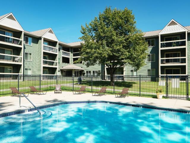 3 BR, 2 BA Apartment 3255 Coachman Road Unit 3255 325, Saint Paul, MN 55121