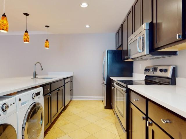 3 BR, 2 BA Apartment 325 N Euclid Ave Unit 333, Saint Louis, MO 63108