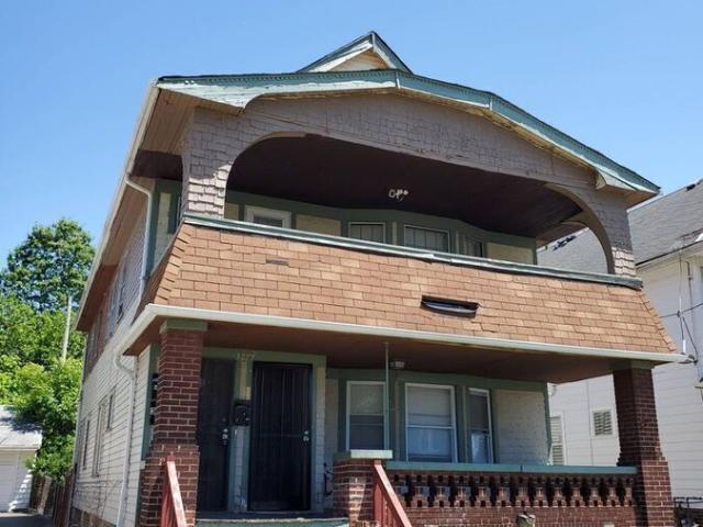 3 BR, 2 BA Apartment 3277 E 146th St, Cleveland, OH 44120