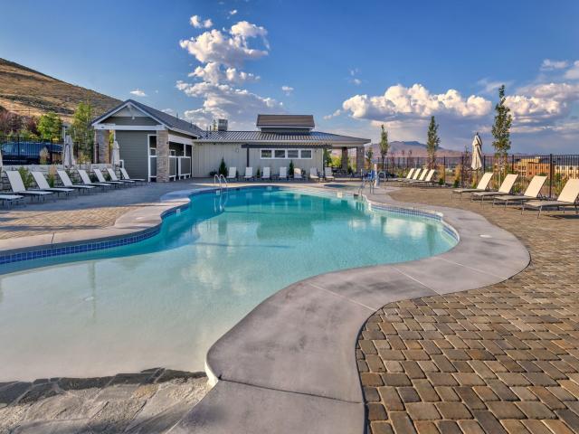 3 BR, 2 BA Apartment 328 West Clearview Drive Unit 204, Carson City, NV 89703