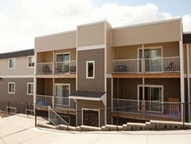 3 BR, 2 BA Apartment 32 Dillman Dr Council Bluffs, IA 51503