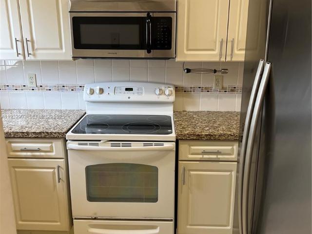 3 BR, 2 BA Apartment 330 Northwest 114th Avenue, Sweetwater, FL 33172