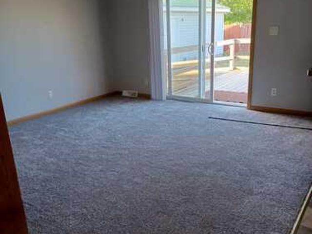 3 BR, 2 BA Apartment 3320 Fall Valley Drive, Columbus, IN 47203