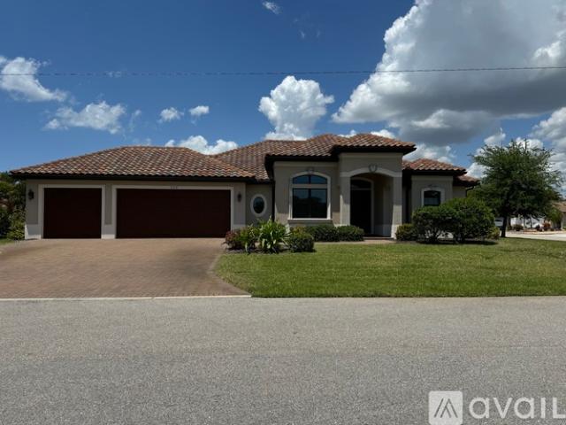 3 BR, 2 BA Apartment 332 Coral St, Venice, FL 34285