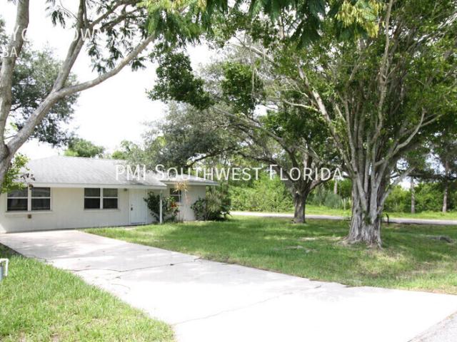 3 BR, 2 BA Apartment 3331 Yorktown St, Sarasota, FL 34231