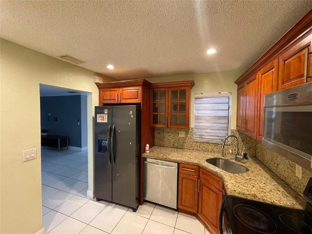 3 BR, 2 BA Apartment 3350 Northwest 47th Avenue, Coconut Creek, FL 33063
