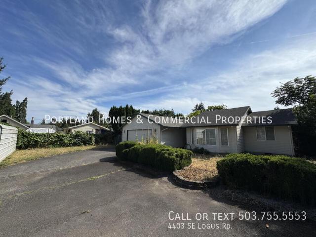 3 BR, 2 BA Apartment 4403 SE Logus Rd Milwaukie, OR 97222