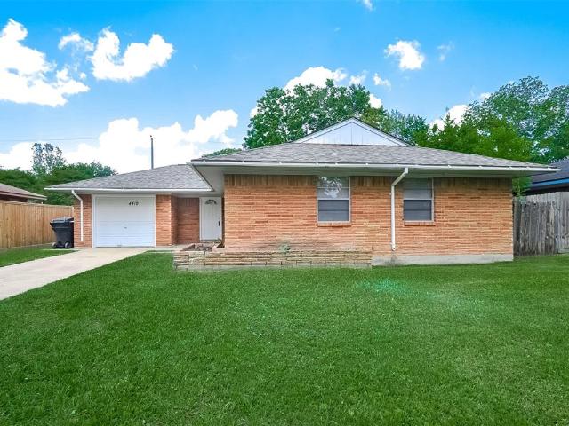 3 BR, 2 BA Apartment 4410 Spellman Rd, Houston, TX 77035