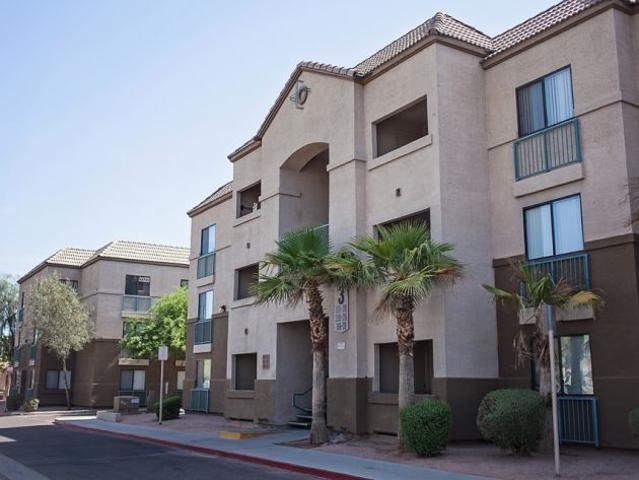 3 BR, 2 BA Apartment 4415 S. 28th St Unit P 301, Phoenix, AZ 85040