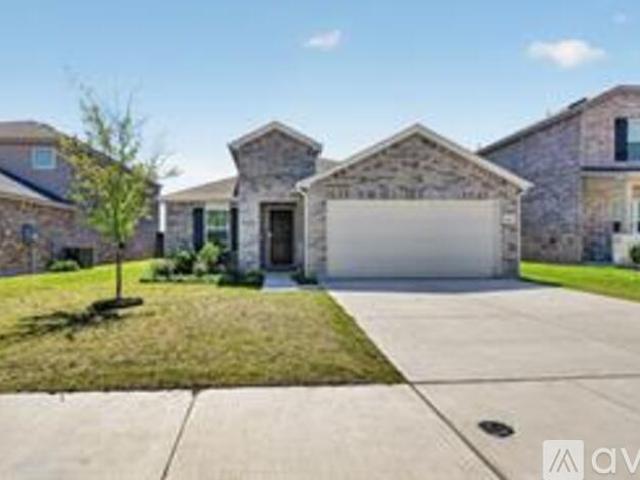 3 BR, 2 BA Apartment 4417 Benham Dr, Crowley, TX 76036