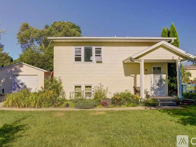 3 BR, 2 BA Apartment 4430 Rigney Ln, Madison, WI 53704