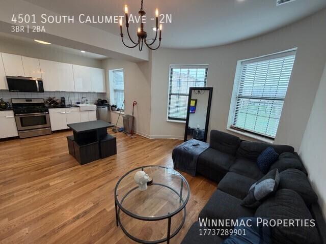 3 BR, 2 BA Apartment 4501 South Calumet Ave, Chicago, IL 60653