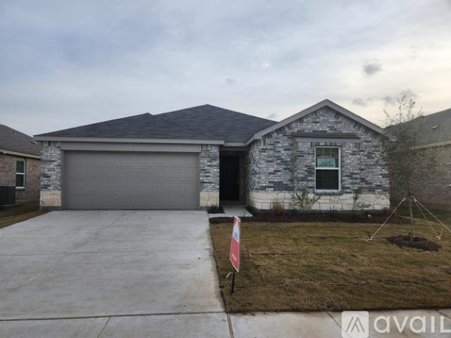 3 BR, 2 BA Apartment 4505 Greyberry Dr, Crowley, TX 76036
