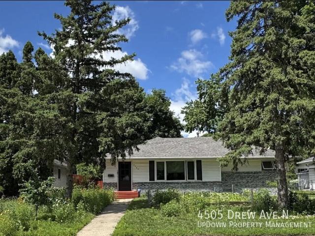 3 BR, 2 BA Apartment 4505 Drew Ave N, Robbinsdale, MN 55422