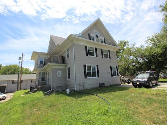 3 BR, 2 BA Apartment 4529 Holdrege Apt, Lincoln, NE 68503