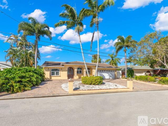 3 BR, 2 BA Apartment 4530 13 Th Way Northeast, St. Petersburg, FL 33703