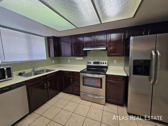 3 BR, 2 BA Apartment 4540 W Maryland Avenue, Glendale, AZ 85301