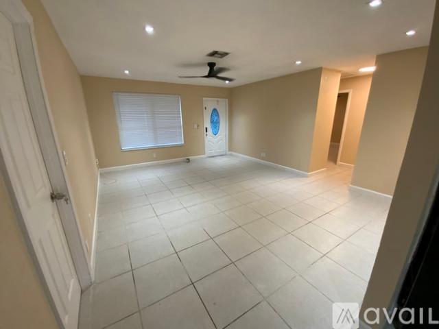 3 BR, 2 BA Apartment 4547 Vespasian Court, Greenacres, FL 33463