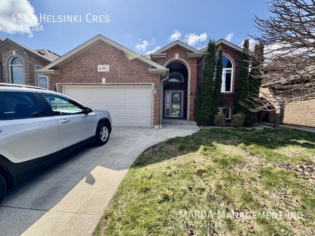 3 BR, 2 BA Apartment 4583 Helsinki Cres, Windsor, ON N9G 0A6