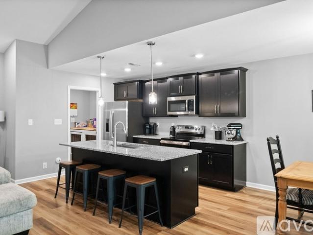3 BR, 2 BA Apartment 458 Mattingly Drive, Clarksville, TN 37042