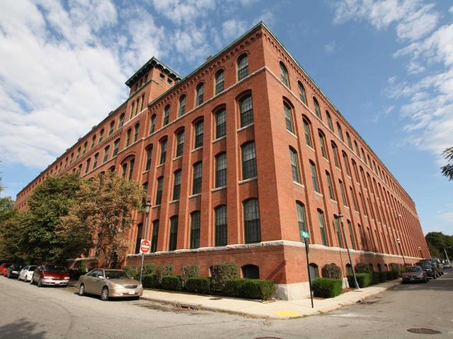 3 BR, 2 BA Apartment 45 Grand St Worcester, MA 01610