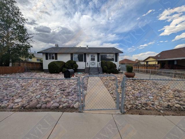 3 BR, 2 BA Apartment 460 Jensen St Green River, WY 82935