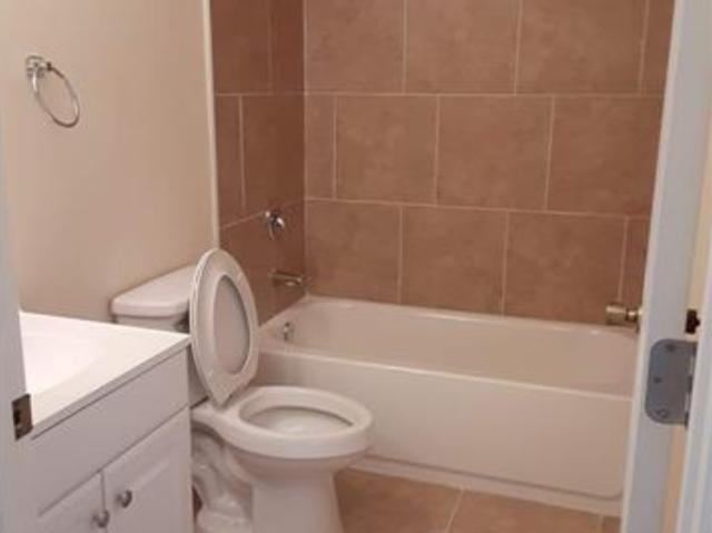 3 BR, 2 BA Apartment 4623 Skyline Blvd, Cape Coral, FL 33914