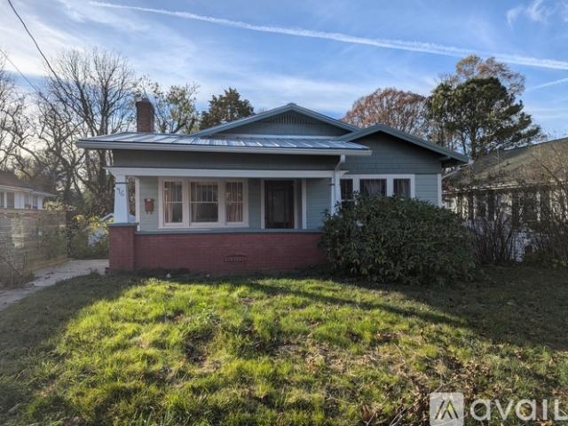 3 BR, 2 BA Apartment 46 Mitchell Ave, Asheville, NC 28806