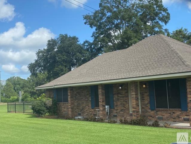 3 BR, 2 BA Apartment 4819 Loreauville Road, New Iberia, LA 70563