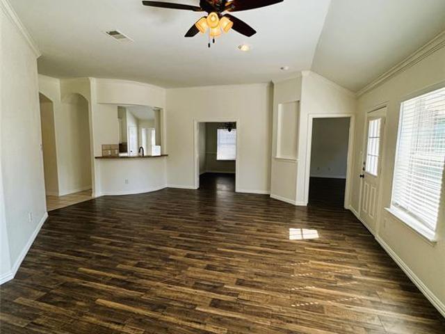 3 BR, 2 BA Apartment 4820 Western Meadows Court, Fort Worth, TX 76244