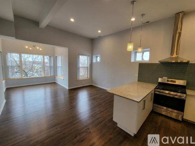 3 BR, 2 BA Apartment 4844 N Spaulding Ave, Unit 3, Chicago, IL 60625