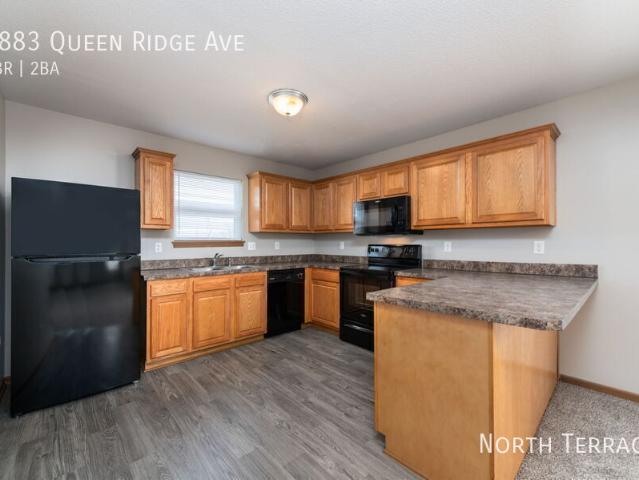 3 BR, 2 BA Apartment 4883 Queen Ridge Ave, Kansas City, MO 64136
