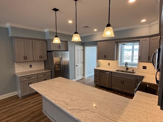 3 BR, 2 BA Apartment 4893 West Swamp Road, Doylestown, PA 18902