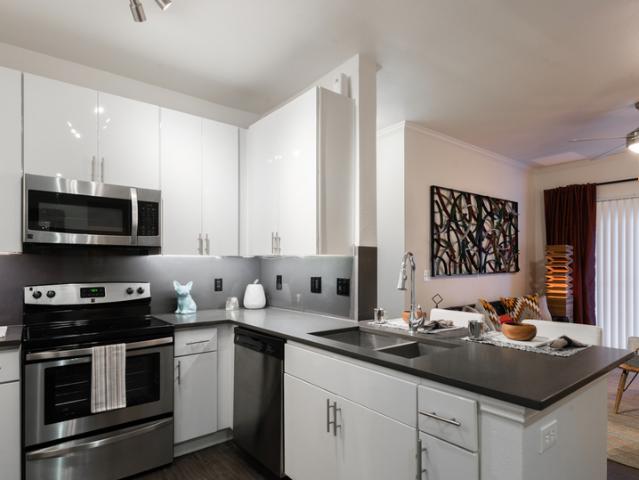 3 BR, 2 BA Apartment 4906 E Oltorf St, Austin, TX 78741