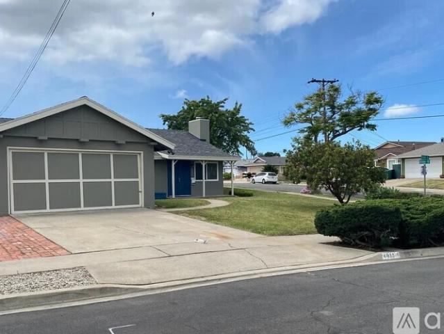 3 BR, 2 BA Apartment 4911 Diane Pl, San Diego, CA 92117