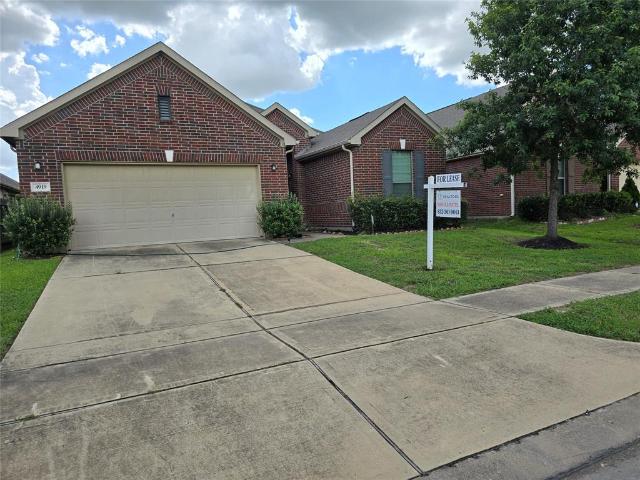 3 BR, 2 BA Apartment 4919 Lattimore Crk Dr, Houston, TX 77084