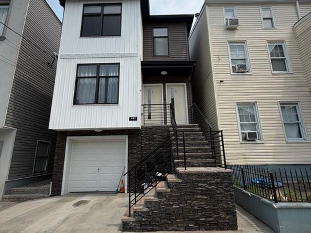 3 BR, 2 BA Apartment 491 Summer St, Unit 2, Paterson, NJ 07501