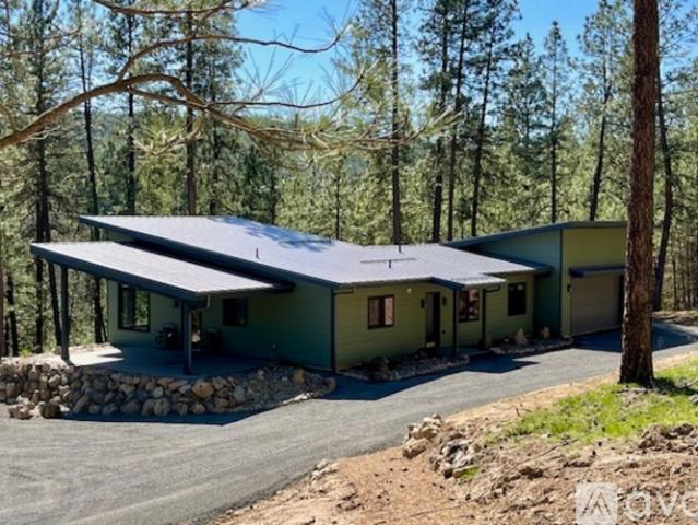 3 BR, 2 BA Apartment 4925 East Elder Road, Valleyford, WA 99036