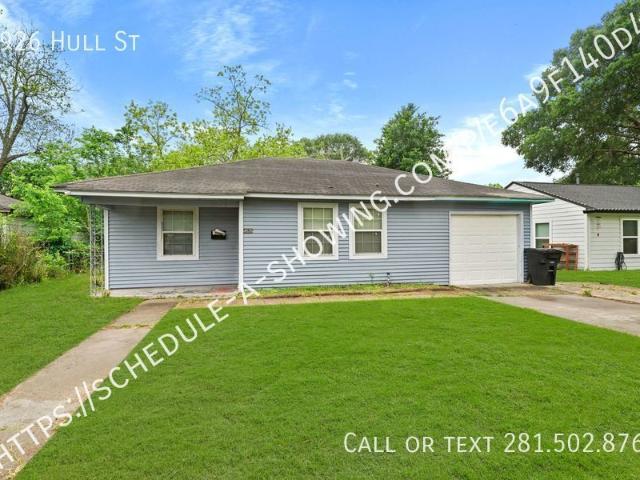 3 BR, 2 BA Apartment 4926 Hull St, Houston, TX 77021