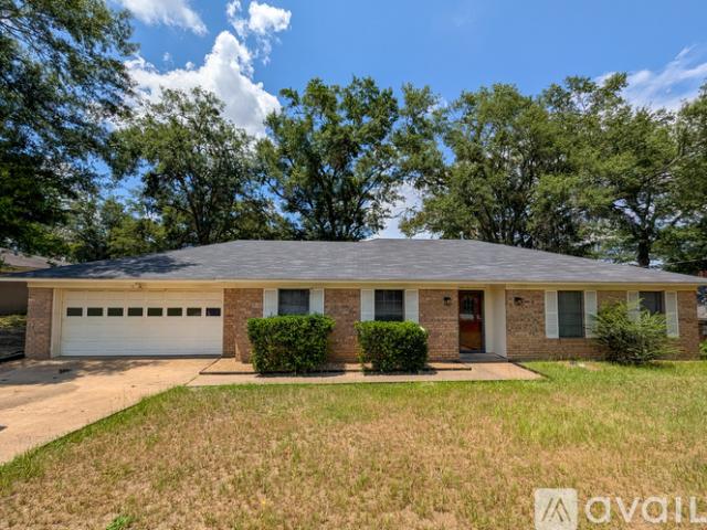 3 BR, 2 BA Apartment 403 W Heritage Dr, Tyler, TX 75703